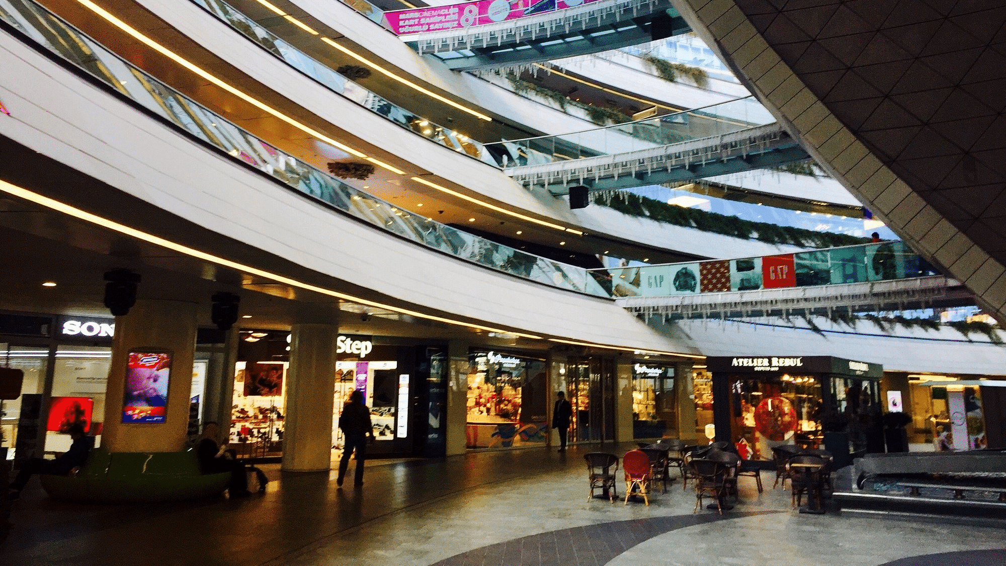 Descubra o centro comercial Kanyon: un elegante oasis de compras en Istambul